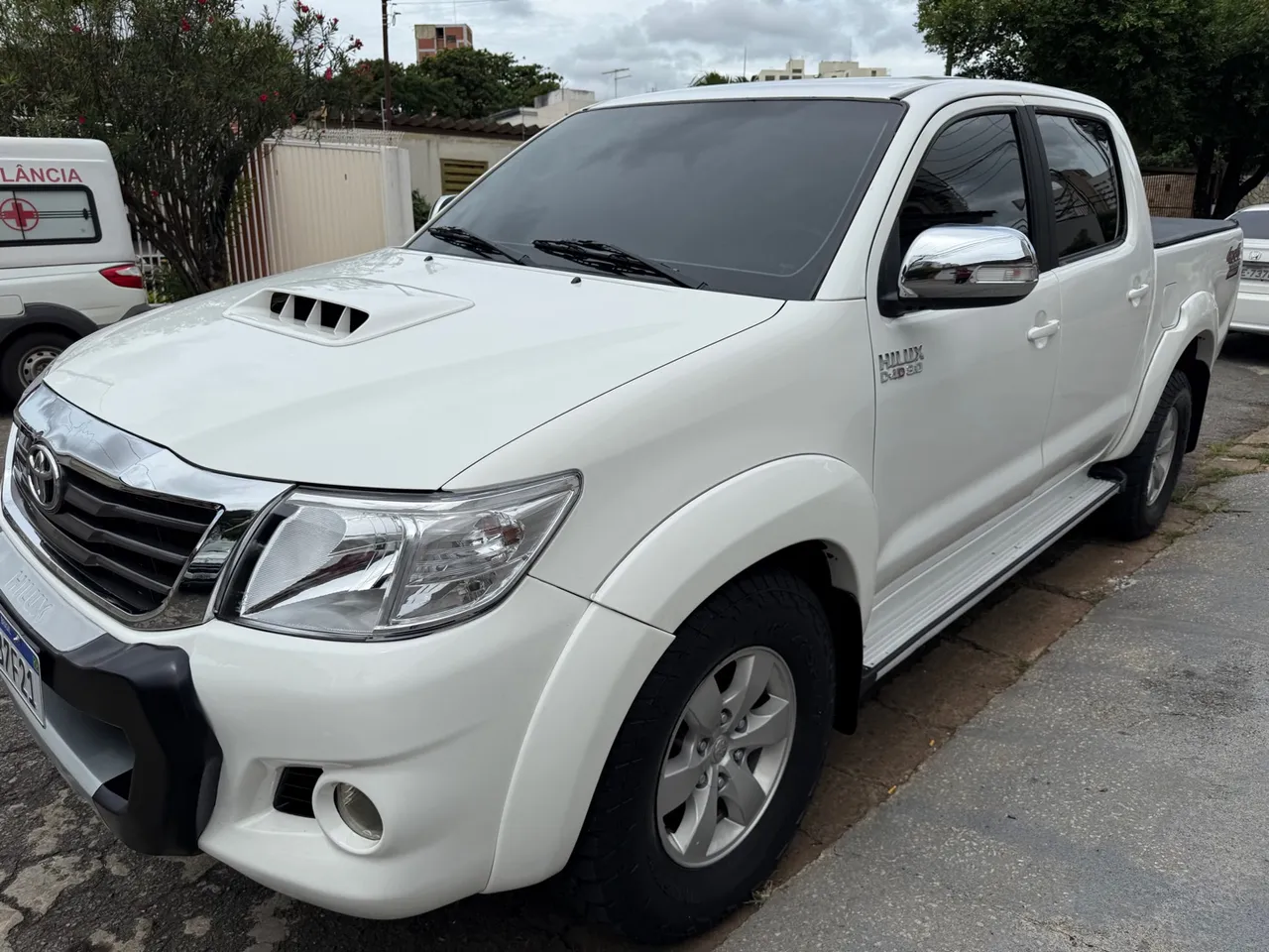 TOYOTA HILUX 2012 Usados e Novos