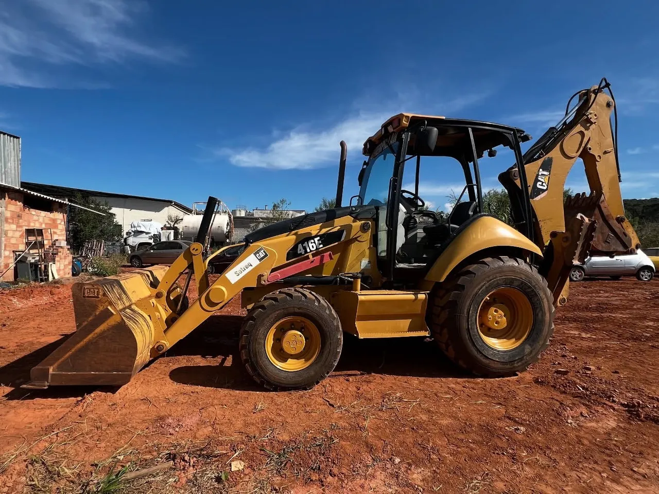 "caterpillar 416e" no Brasil