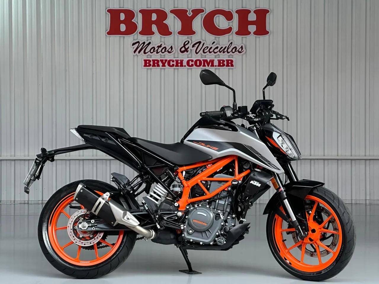 Motos KTM Duke 390 no Brasil