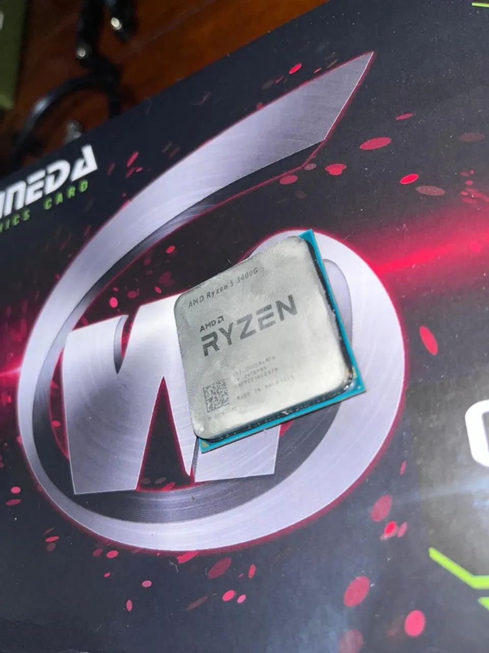 Combo Ryzen 5 3400G + RX 580 8GB 2048SP Veineda + 2 Coolers + Pasta ...