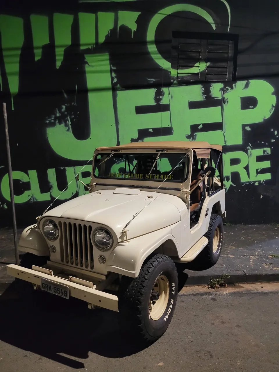 "carros jipes" no Brasil