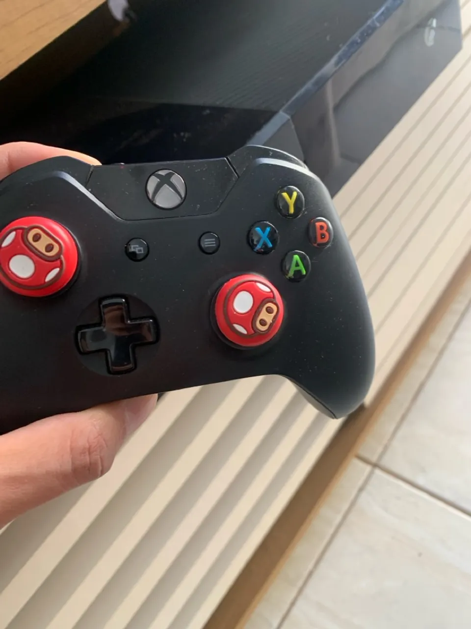 "console xbox one 2 controles" - Consoles de Vídeo Game no Brasil