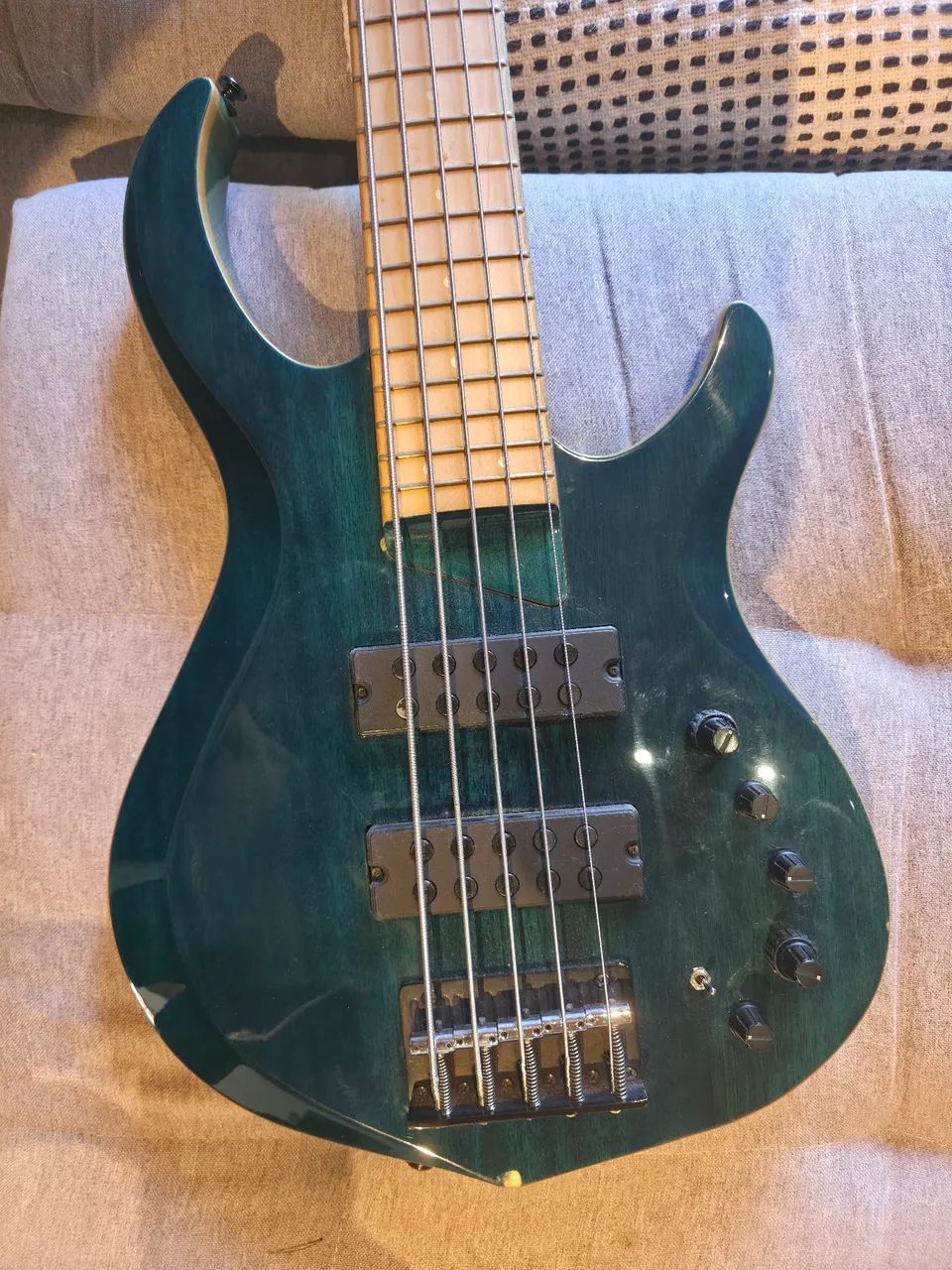 Baixo 5 Cordas Sire Marcus Miller M2 2nd geração - Instrumentos ...