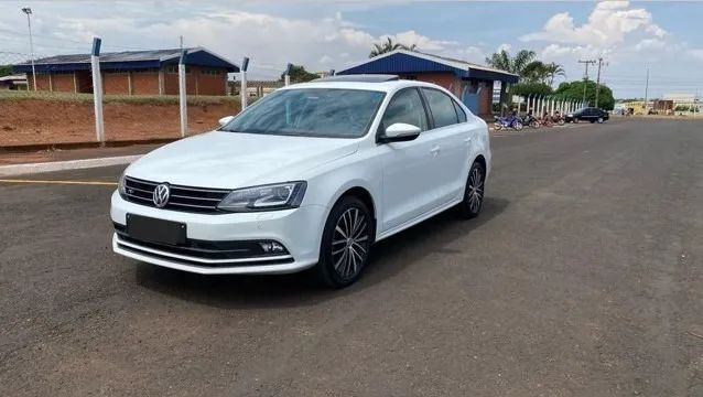 VOLKSWAGEN JETTA 2017 Usados e Novos em GO