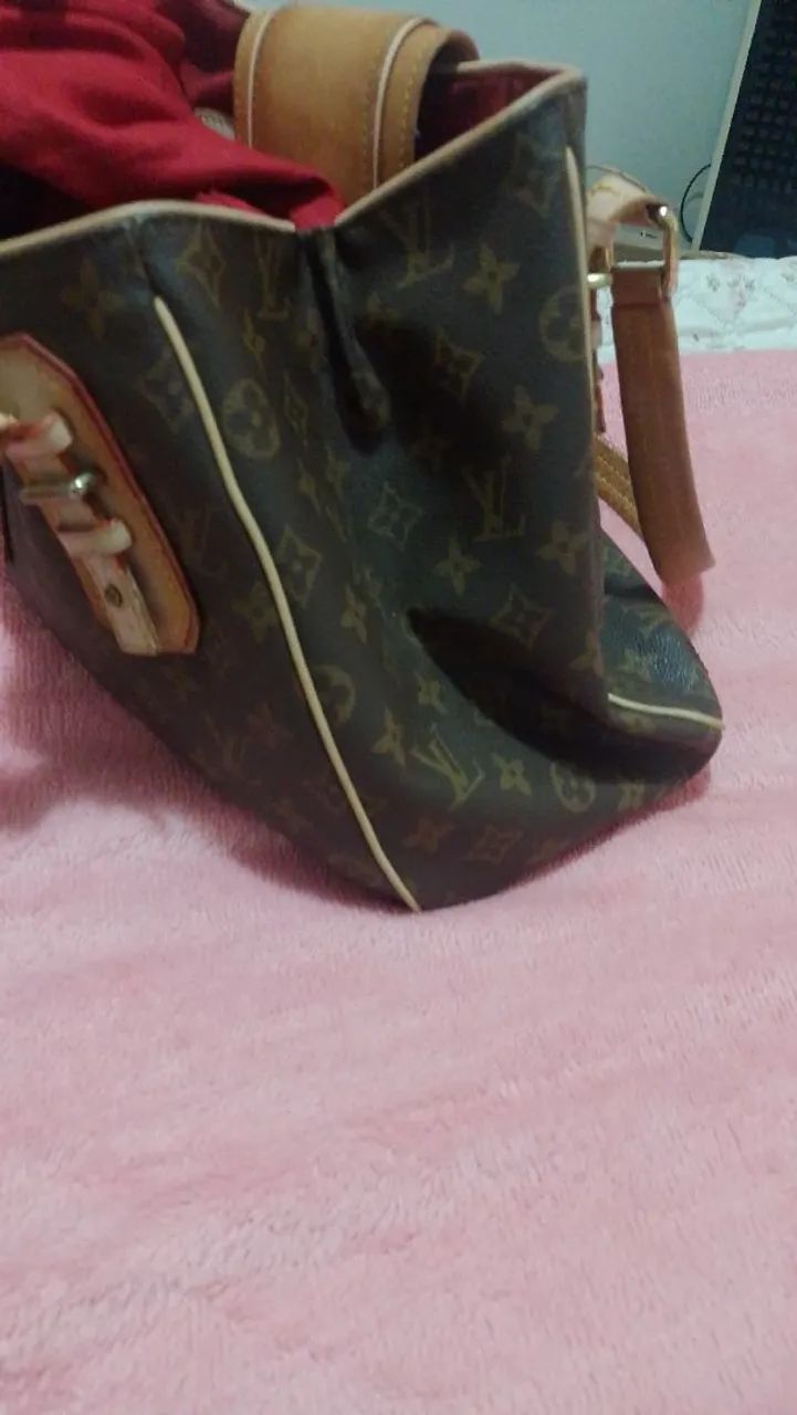 Bolsa Lois viton original Média cabe roupa toalha e média em ótimo ...