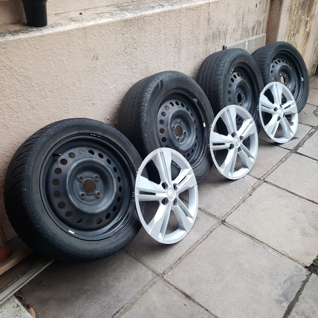 Jogo de rodas aro 16 Nissan kicks 4x100 + 3 calotas - Carros, vans e utilitários - Bela Vista ...