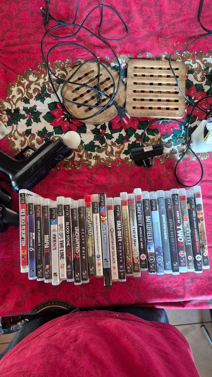 PlayStation 3 160 GB Completo, 25 Jogos, Pistolas, câmera, 4 controles ...