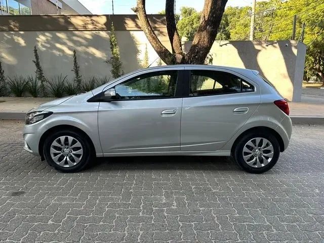 CHEVROLET ONIX 2018 Usados e Novos