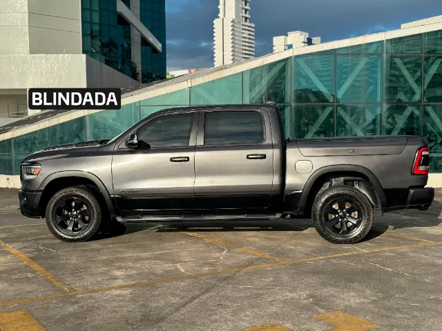 RAM 1500 REBEL 5.7 HEMI CD V8 4X4 AUT Usados e Novos