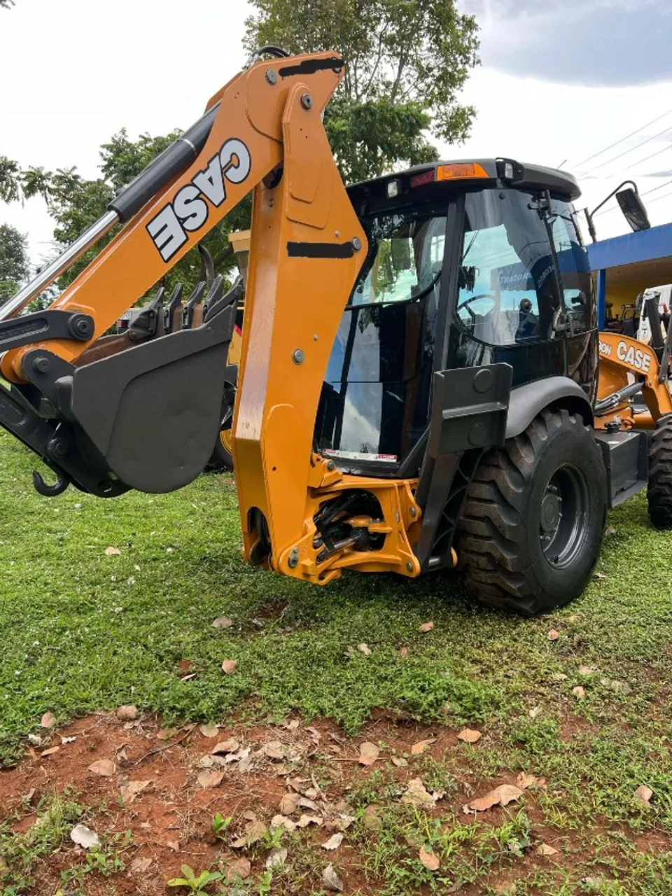 "retro escavdeira" no Brasil