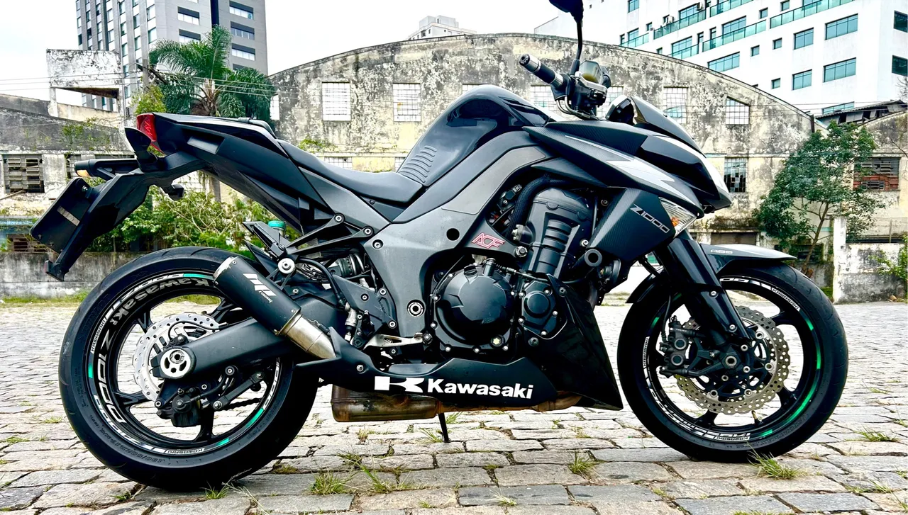 Motos KAWASAKI Z 1000 no Brasil