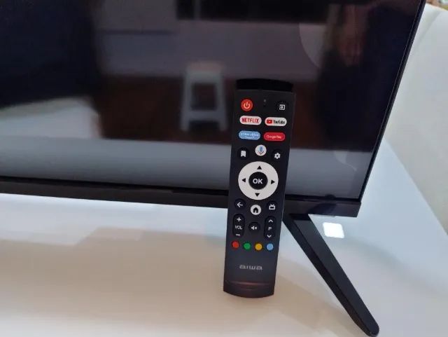 TV LED Aiwa de 32 polegadas tela trincada - TVs - Centro, Tubarão ...