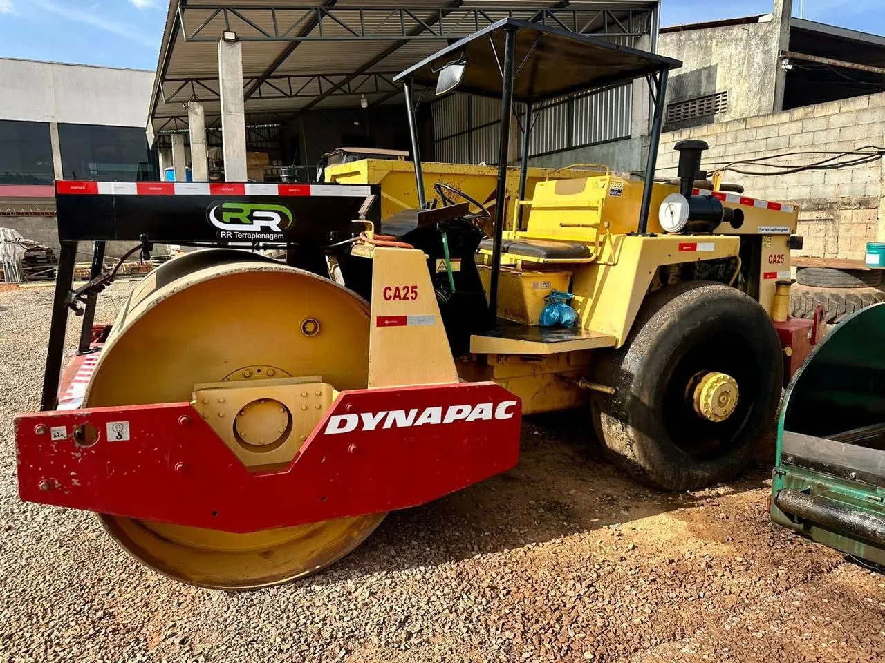 "rolo compactador liso" no Brasil