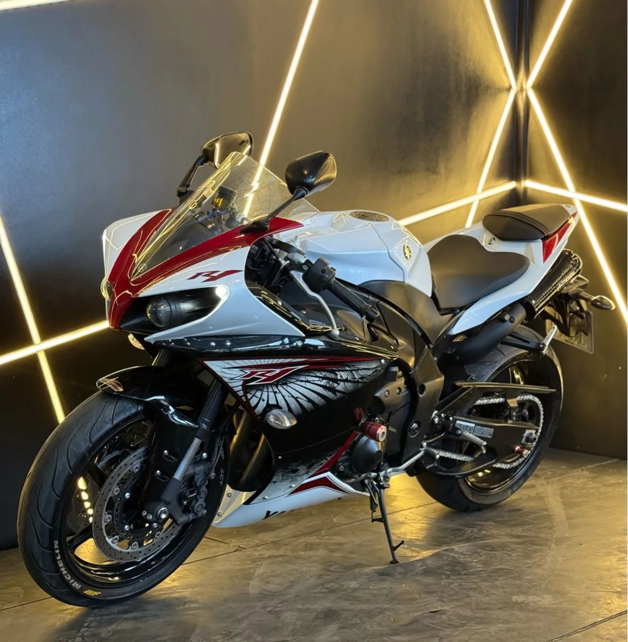 Motos YAMAHA YZF R-1 1000 no Brasil