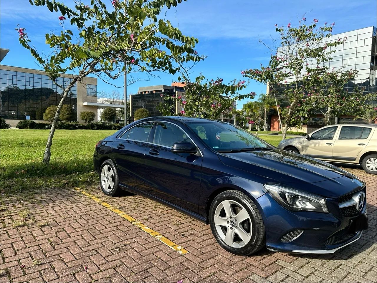 MERCEDES-BENZ CLA-180 Usados e Novos