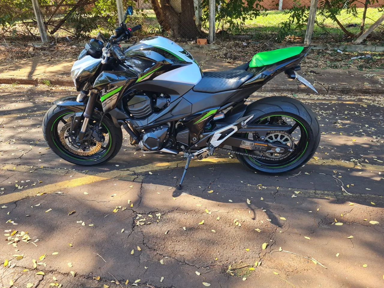 Motos KAWASAKI Z-800 no Brasil