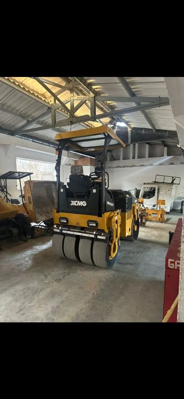 rolo Compactador combinado xcmg 403svt ano 2025 - Máquinas para ...