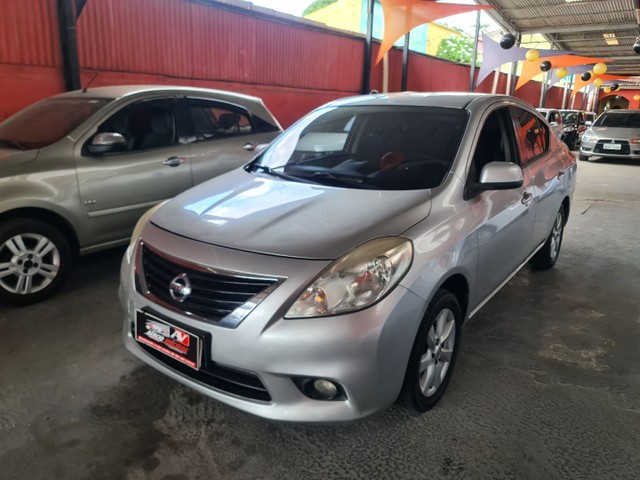 NISSAN VERSA 2013 Usados e Novos