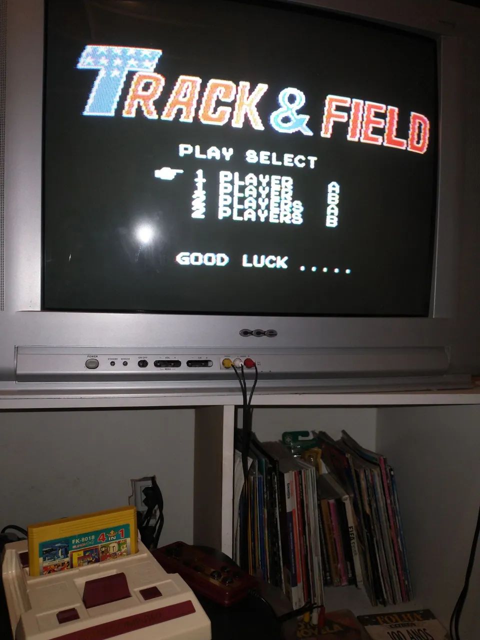 Tetris IV 4 Track Field Antarctic Adventure Bomber Man 4 jogos em 1 ...