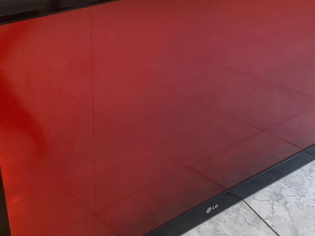 TV LG com tela vermelha - TVs - Anchieta, Rio de Janeiro 1412876390 | OLX