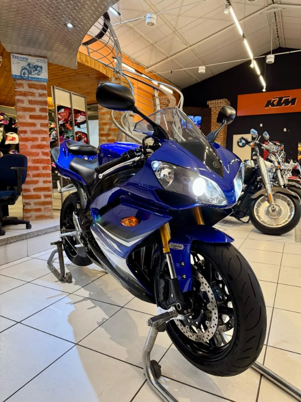 Motos Yamaha YZF R-1 1000 no Brasil