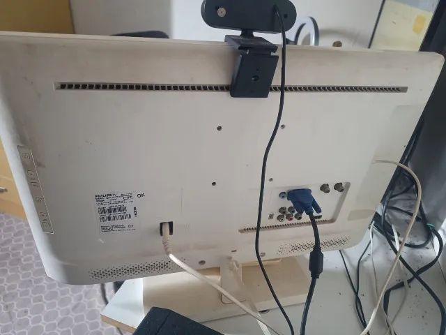 TV Monitor Philips 22" LED - HDMI - Funcionando perfeitamente - TVs ...