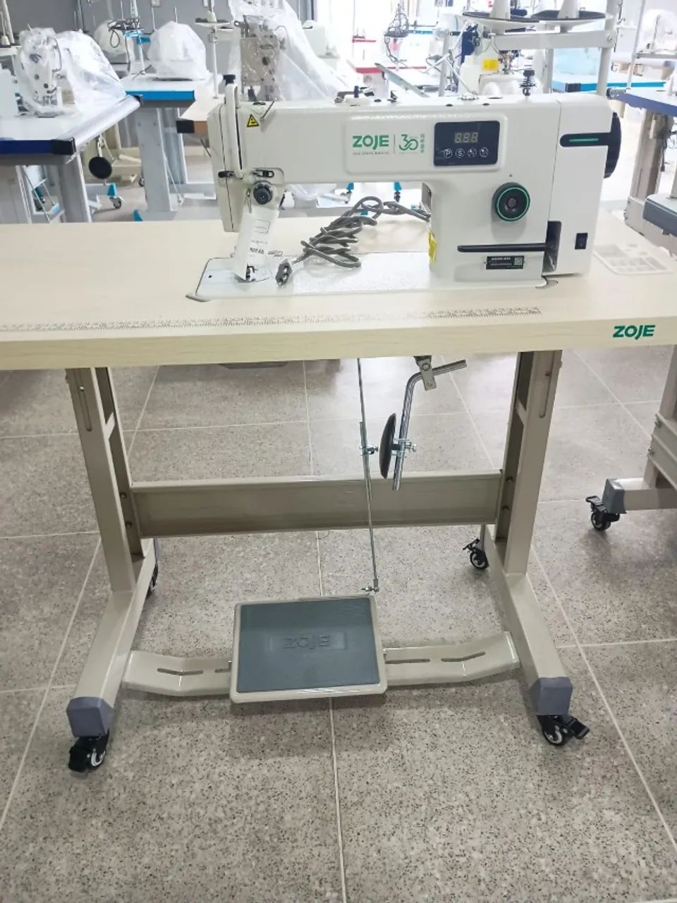 Máquina Reta ZOJE com Parada de Agulha e Motor Direct Drive - Equipamentos Para Comércio ...