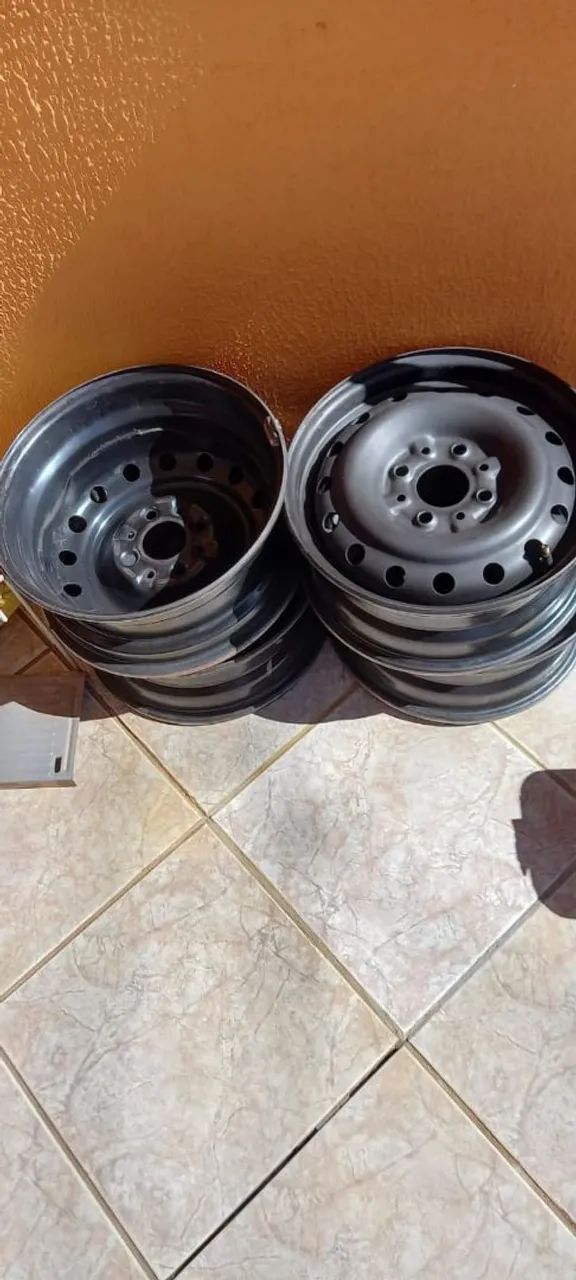 "rodas de carro" - Peças para carros, vans e utilitários no Brasil