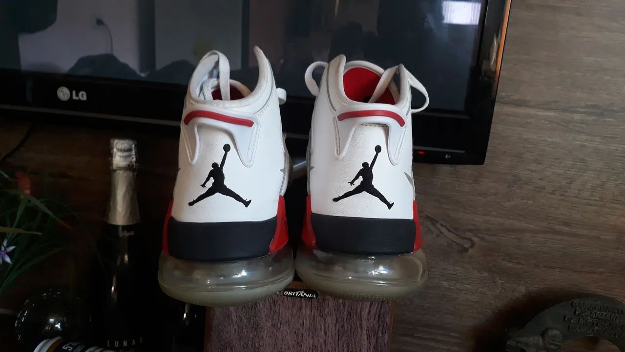 Tênis Jordan mars 720 Masculino - Branco e Vermelho - Calçados - Jardim ...