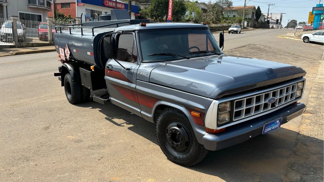 Caminhão Ford F-4000 1980 - Caminhões - Cerro Negro 1372934977 | OLX