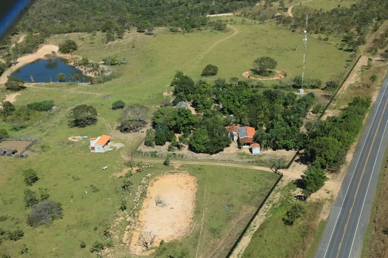 Fazenda com 344 hectares, nas margens da BR 070 sentido a cidade de ...