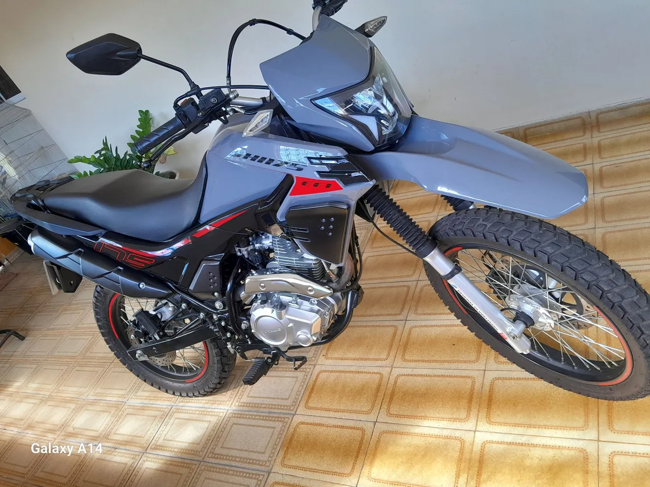 Motos Shineray SHI 175 S EFI no Brasil
