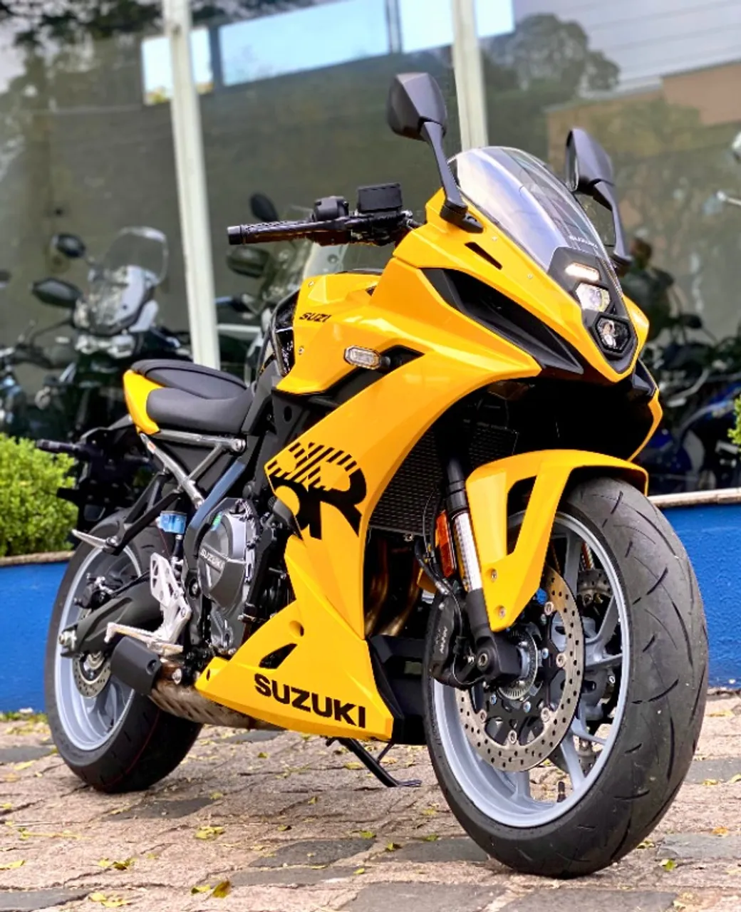 Motos Suzuki GSX-8S no Brasil