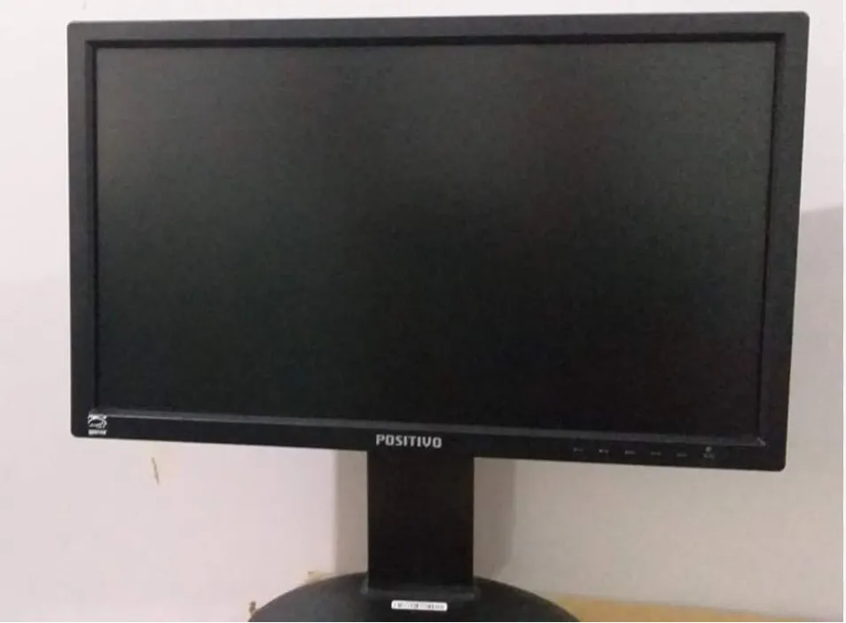 "monitor positivo 19 polegadas" - Monitores no Brasil