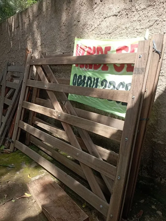 "porteira de madeira" no Brasil