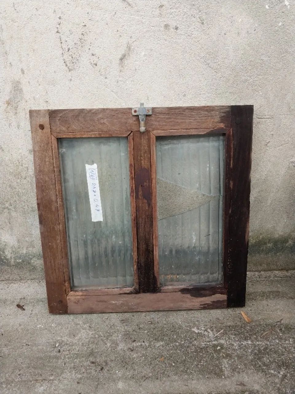 Janelas Basculantes 50x50 - Portas e Janelas - Vilas do Atlântico ...