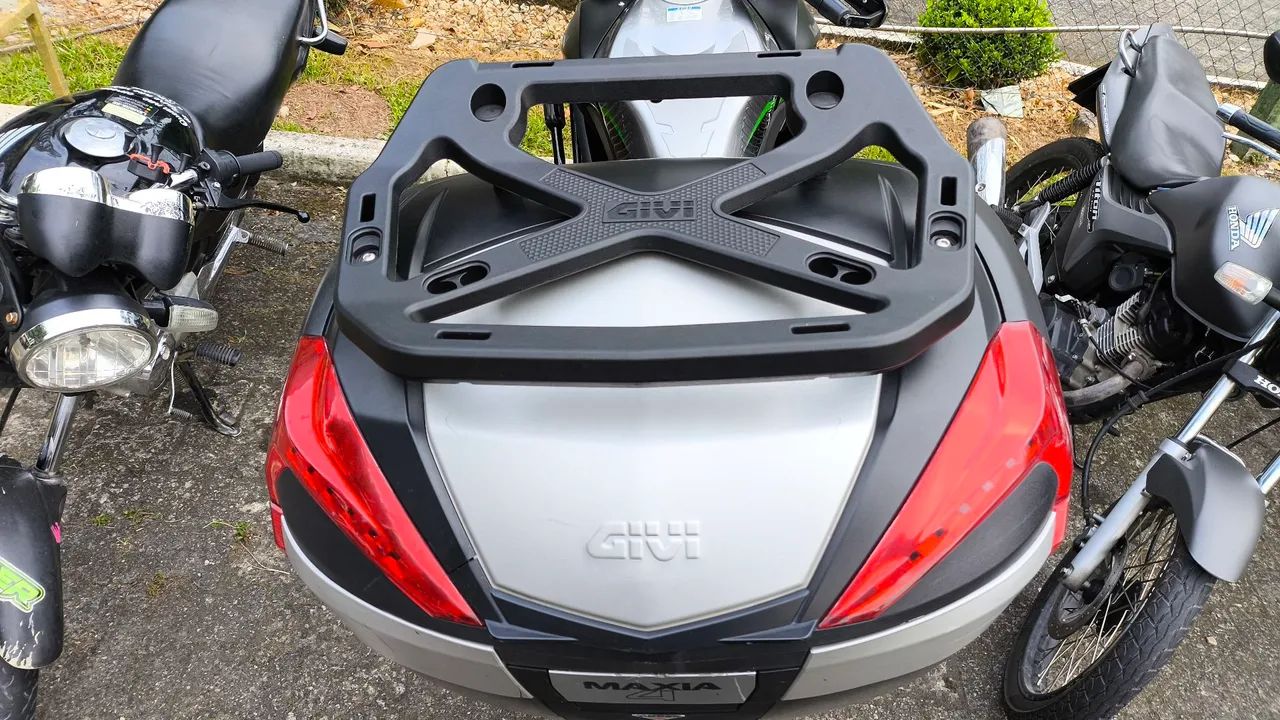 Baú Givi Maxia 4 V56 - Peças para motos - Bom Retiro, Joinville ...