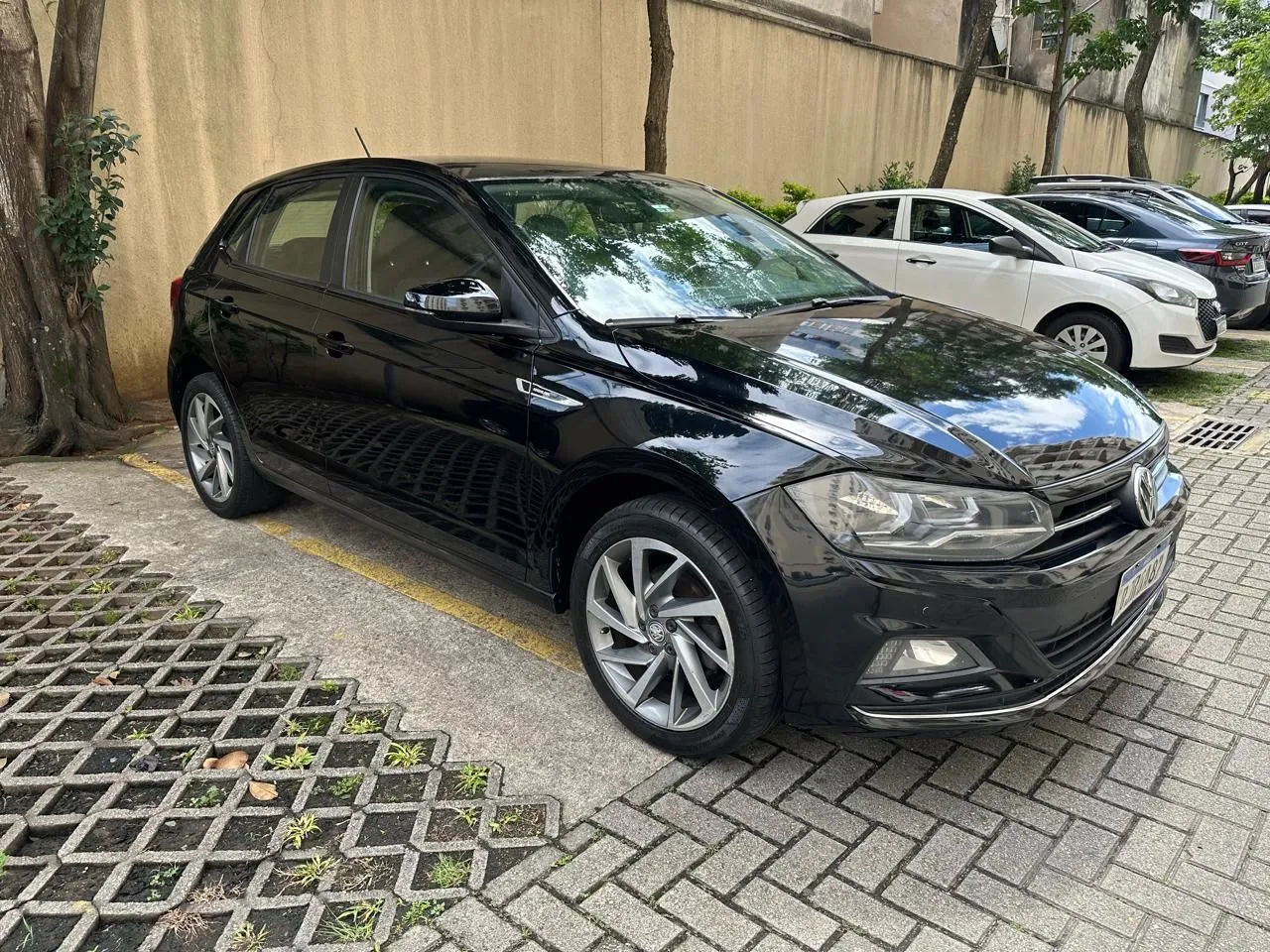 VOLKSWAGEN POLO HIGHLINE 200 TSI 1.0 FLEX 12V AUT. Usados e Novos