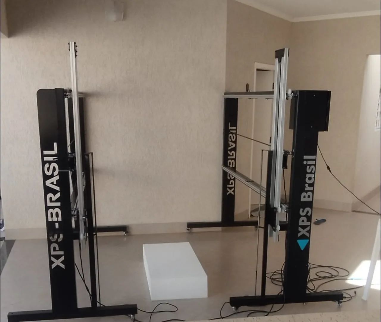 CNC Rover XP-2000 Corte Isopor e XPS - 10 fios Simultâneos 12x SEM ...