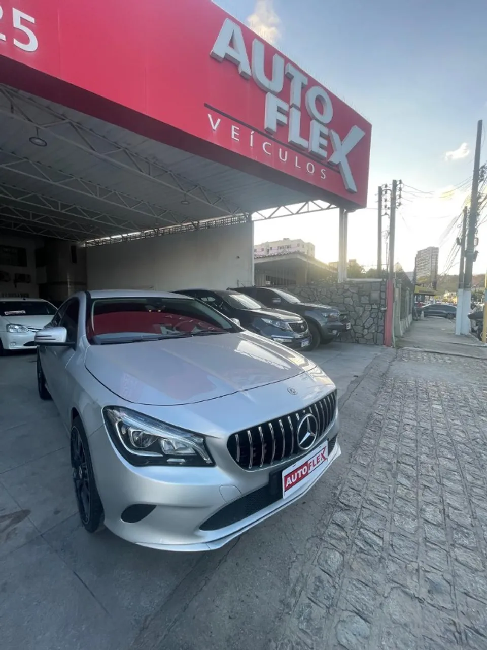 MERCEDES-BENZ CLA-180 Usados e Novos