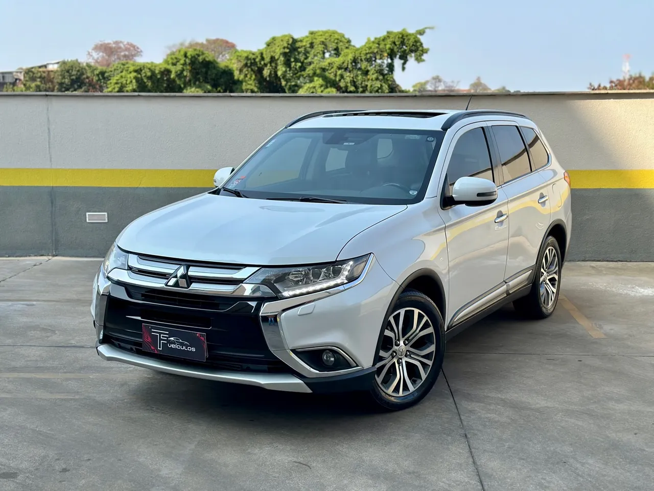 MITSUBISHI OUTLANDER 2016 Usados e Novos