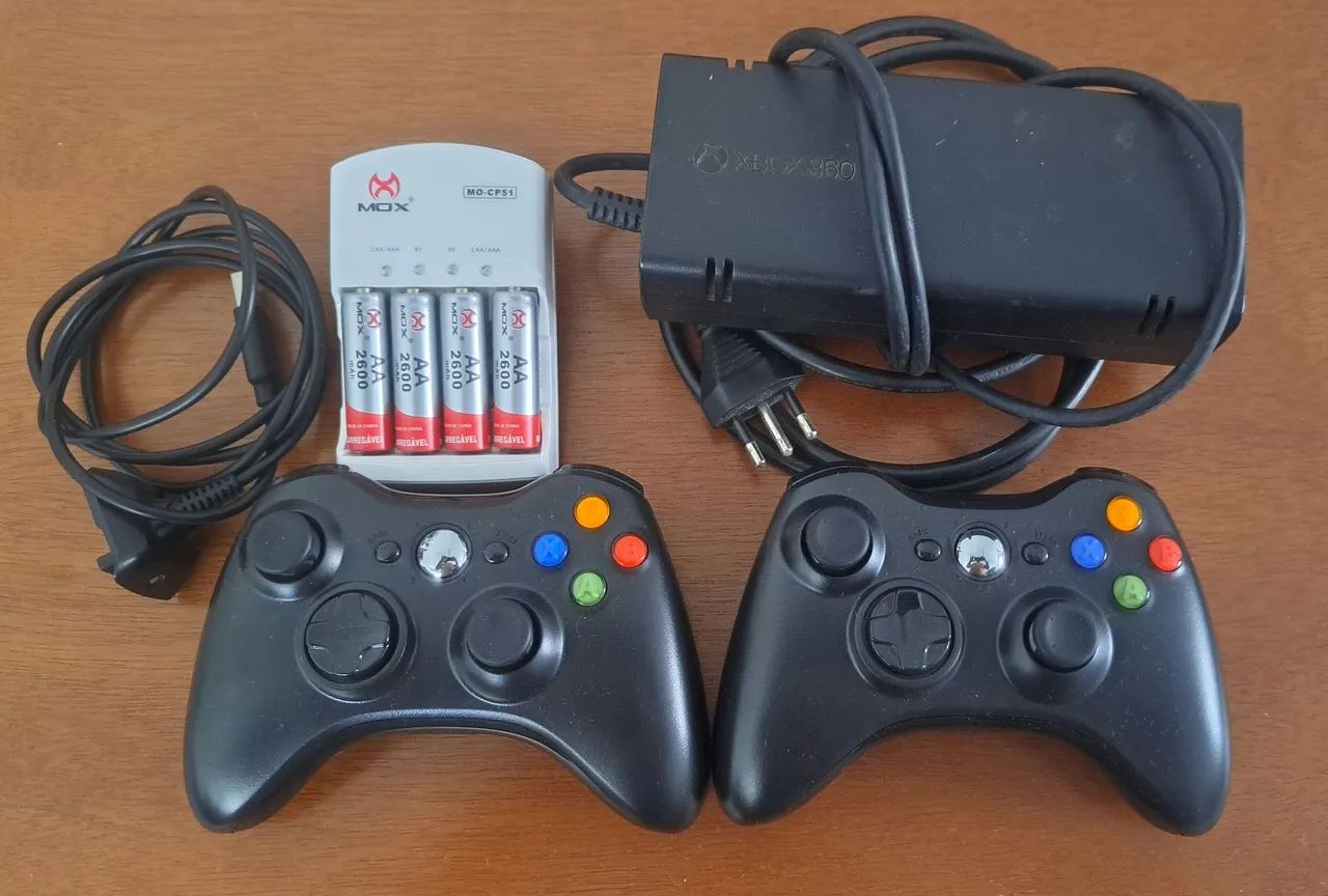 Xbox 360 Super Slim + HD Interno com 1.000 Jogos + 2 Controles sem fio ...