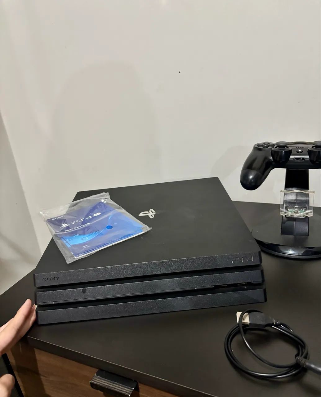 Ps4 Pro desbloqueado + controle + base de carregar, cabos e manual ...