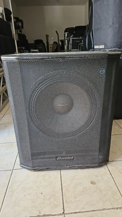 "subwoofer de 18 polegadas" - Equipamentos e Acessórios de Som no Brasil
