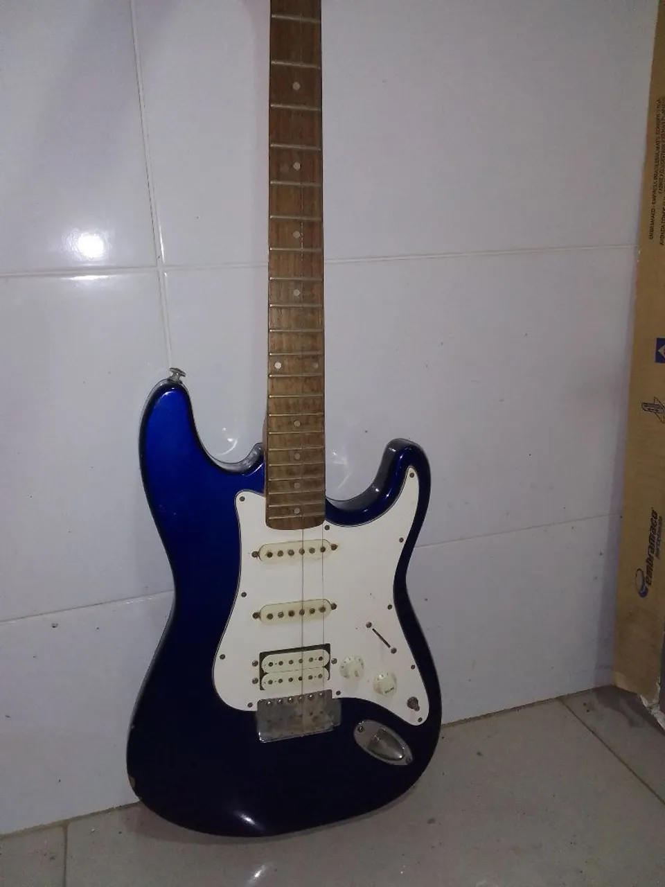 "guitarra azul" - Instrumentos musicais no Brasil