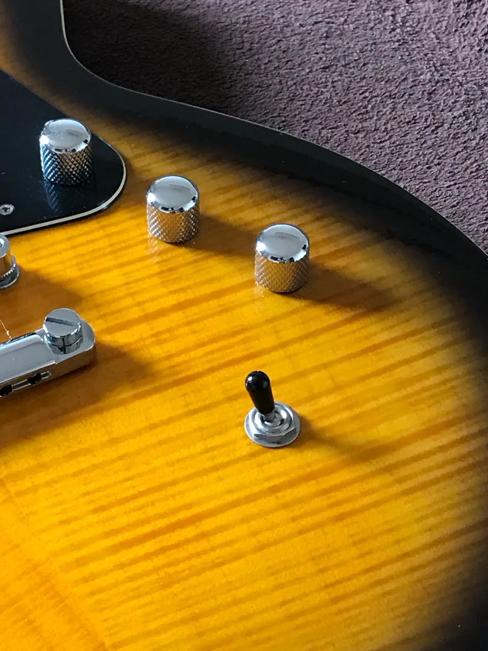 Guitarra Reverend Manta Ray Semi Hollow Tobaco Burst ñ gibson ES-339 ...