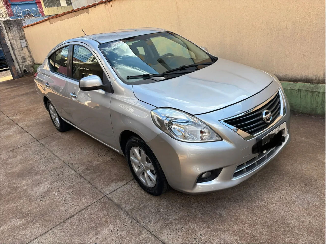NISSAN VERSA 2013 Usados e Novos