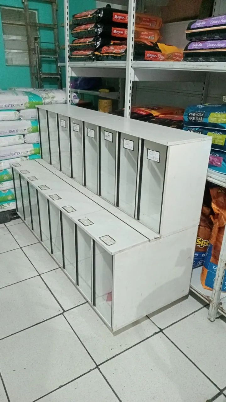 Balcão Expositor De Ração Retangular - Equipamentos Para Comércio ...