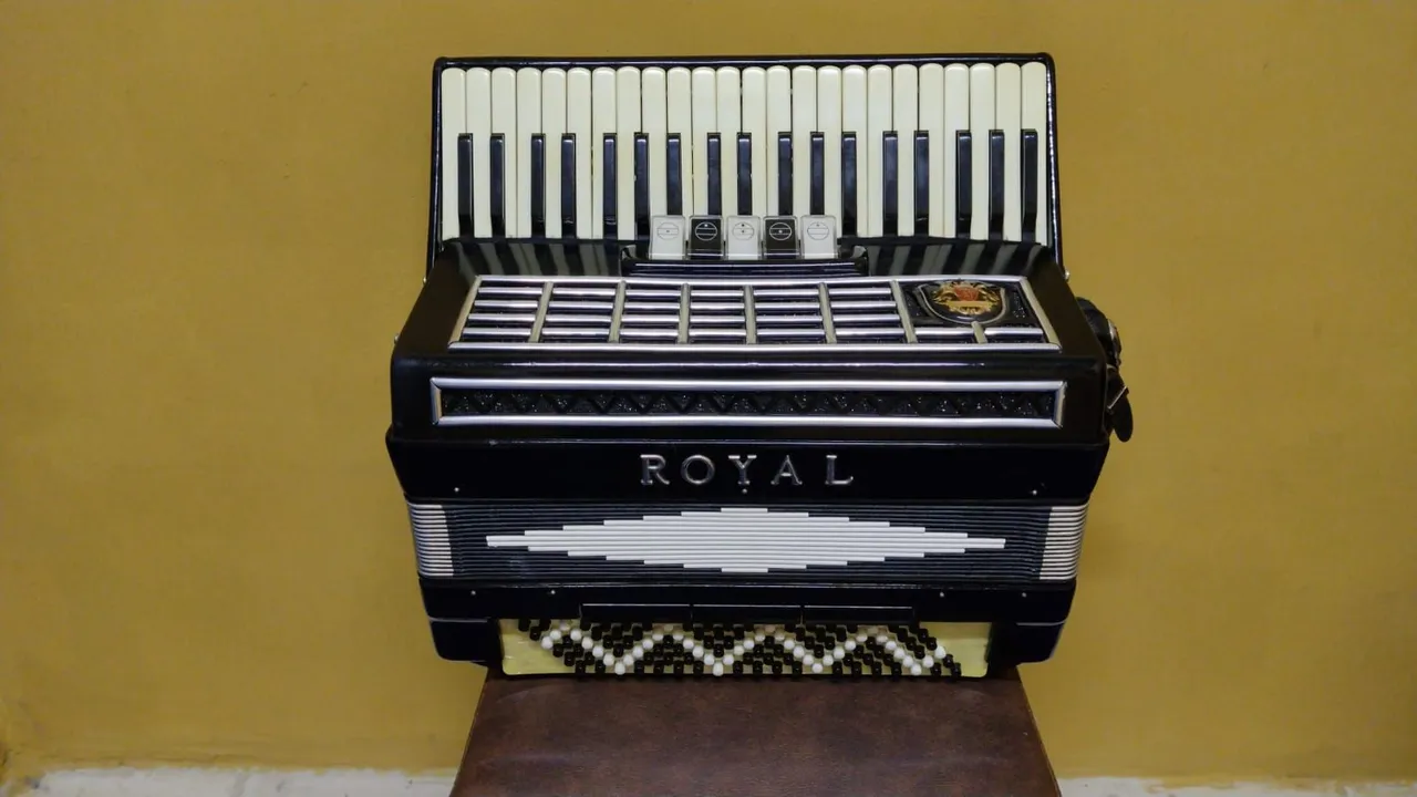 "acordeon quarta de voz" - Instrumentos musicais no Brasil