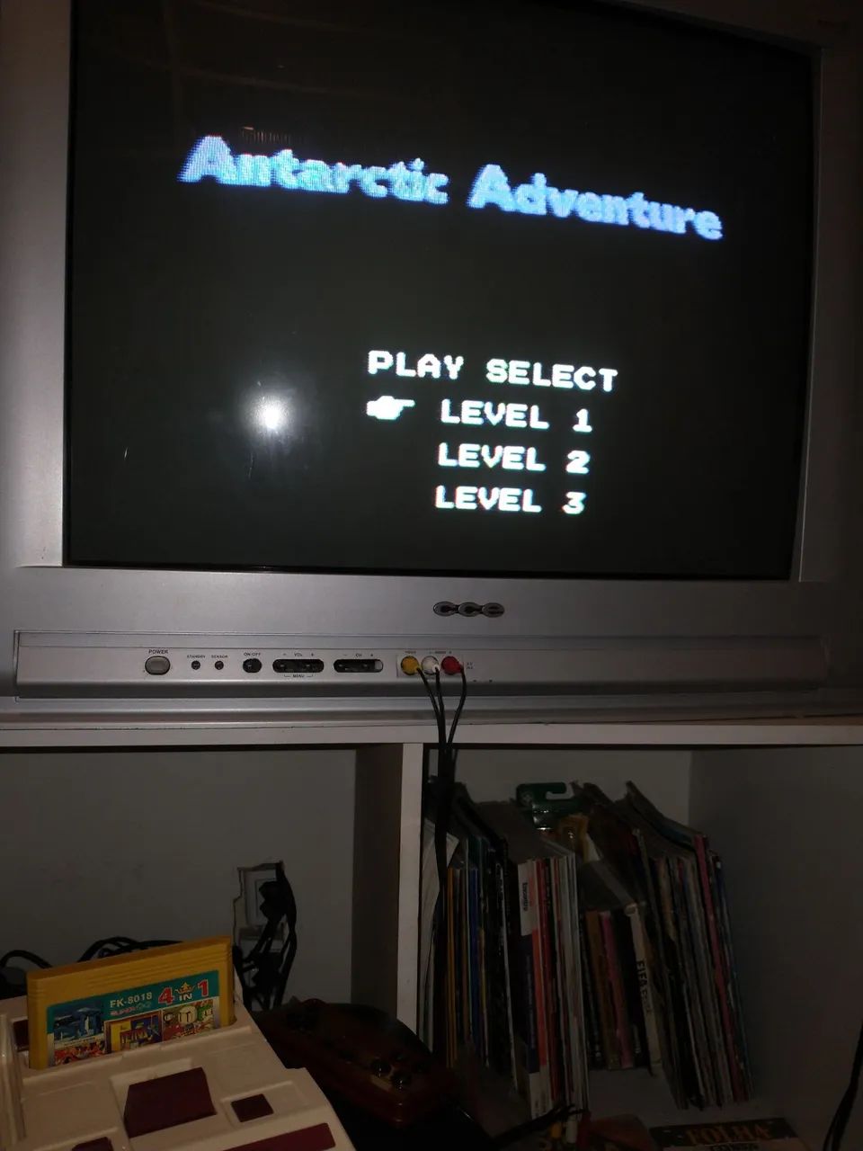 Tetris IV 4 Track Field Antarctic Adventure Bomber Man 4 jogos em 1 ...